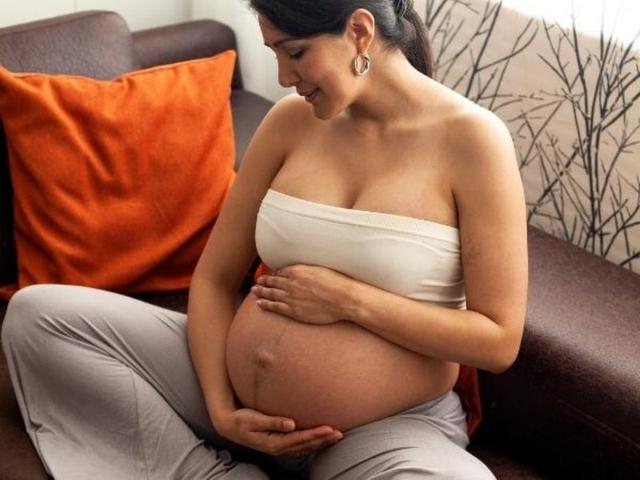Ab wann spürt man das Baby im Bauch? Die ersten Kindesbewegungen - Sieu ... Ab wann spürt man das Baby im Bauch? Die ersten Kindesbewegungen - Sieu ...